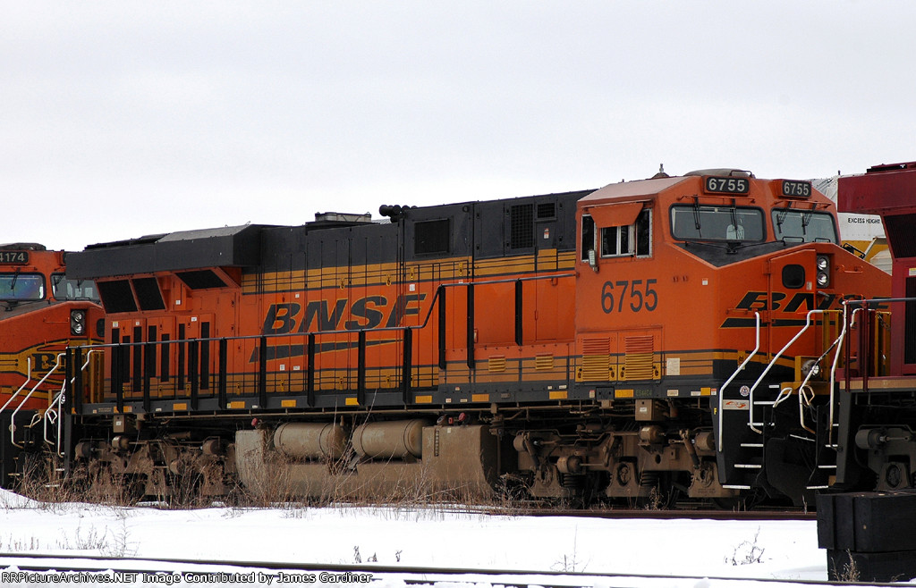 BNSF 6755